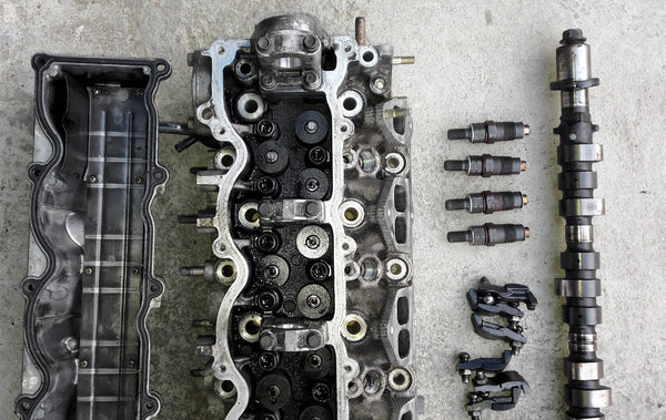 SET OF CYLINDER HEAD CAMSHAFT ROCKER ARMS FUEL INJECTORS AND VALVE COV ...